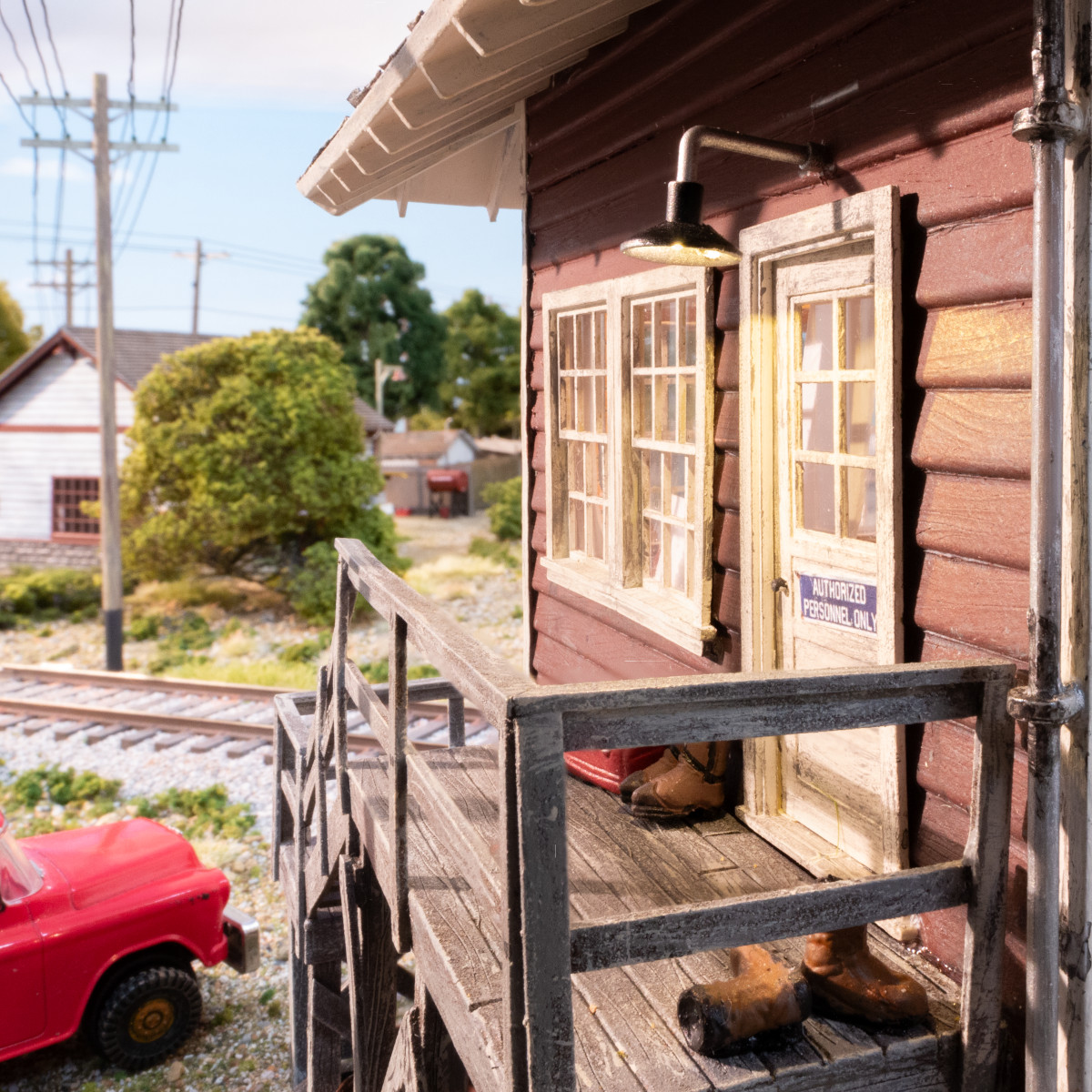Interlocking Tower - HO Scale - Woodland Scenics