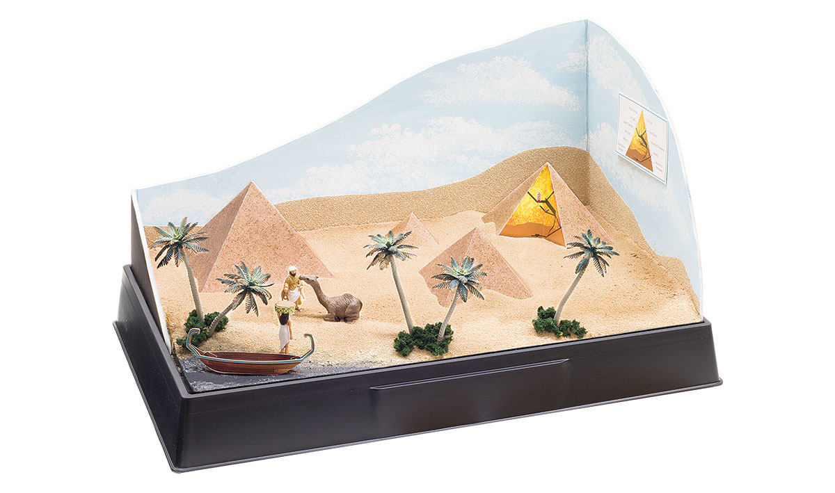 Pyramid Kit - Woodland Scenics